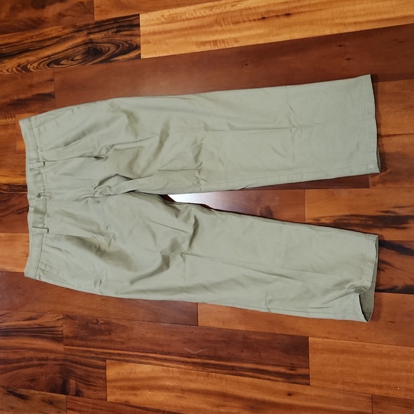 Dockers | Pants | Dockers Pleated Classic Fit Pants | Poshmark